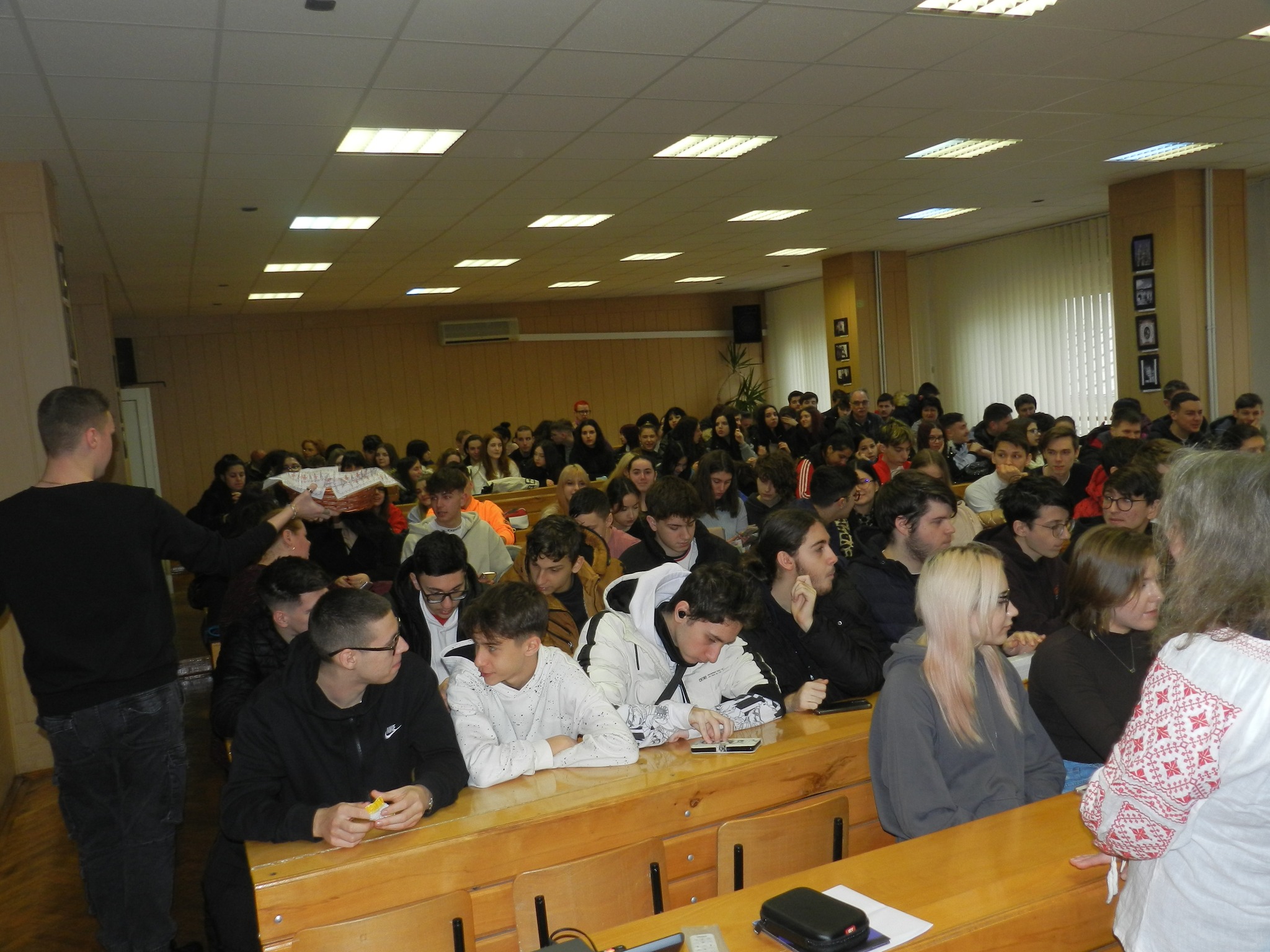 ȘCOALA ALTFEL. „Obiceiuri de primăvară în calendarul popular”, la Universitatea „Constantin ...