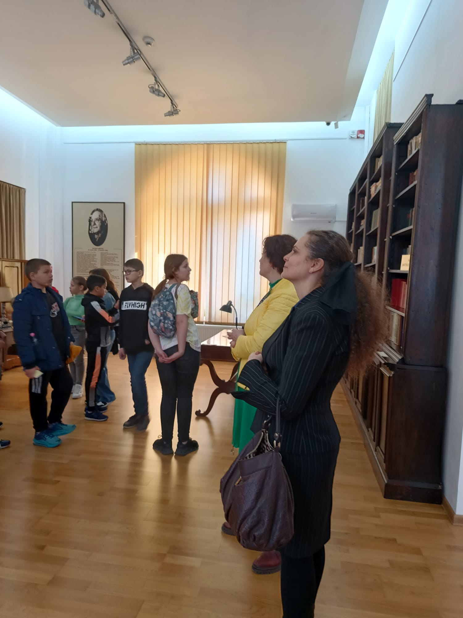 VIZITATORI, la Muzeul Brăilei „Carol I” - Centrul Memorial „Nae Ionescu ...