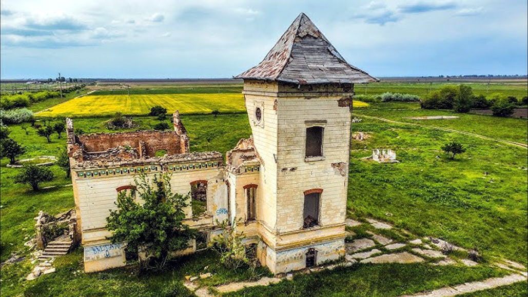 Monumentul lunii noiembrie - CONACUL OREZEANU