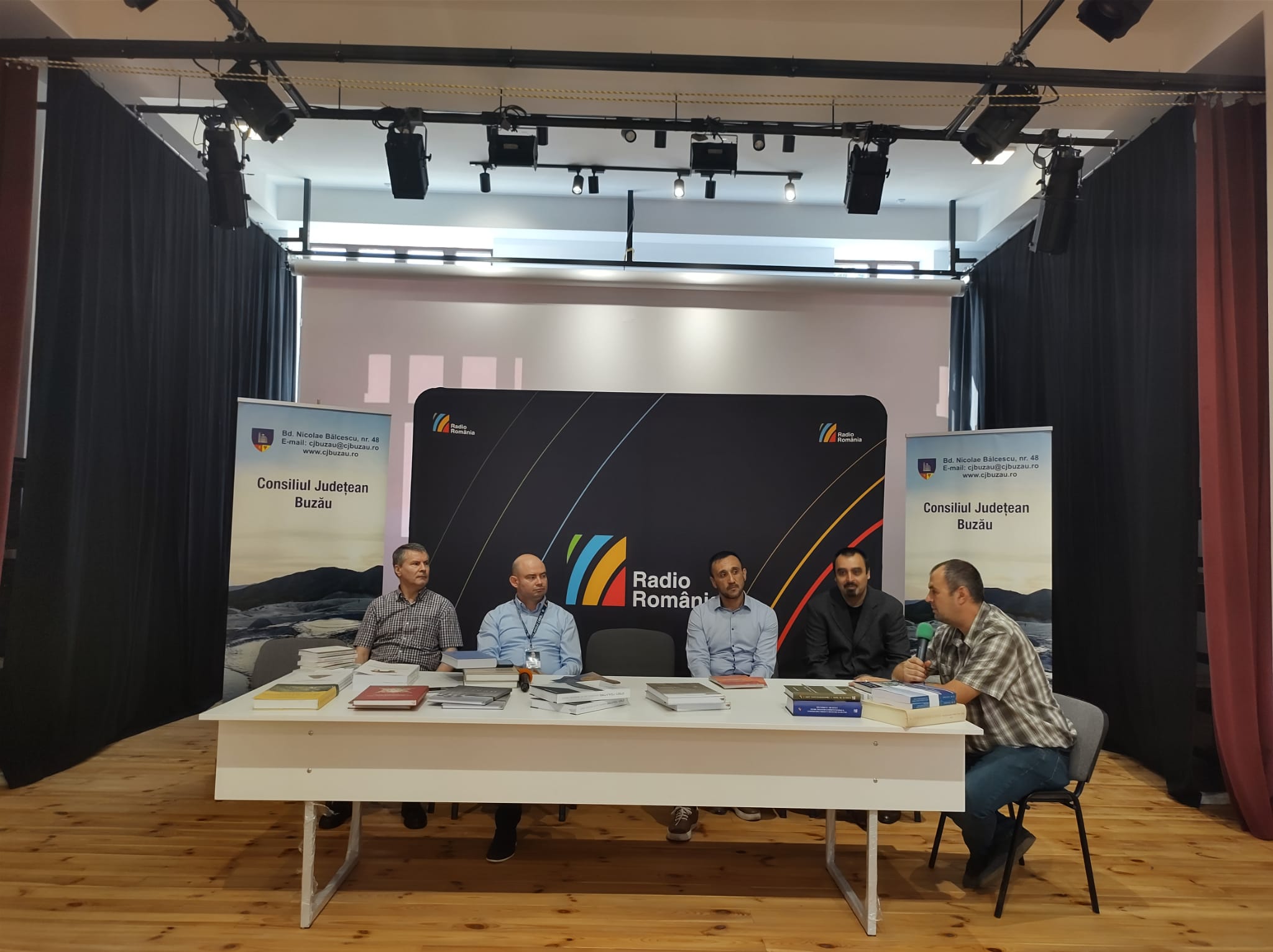 ÎNTALNIRE CU CERCETATORI DIN DOMENIUL ȘTIINȚELOR ISTORICE din Buzău ...