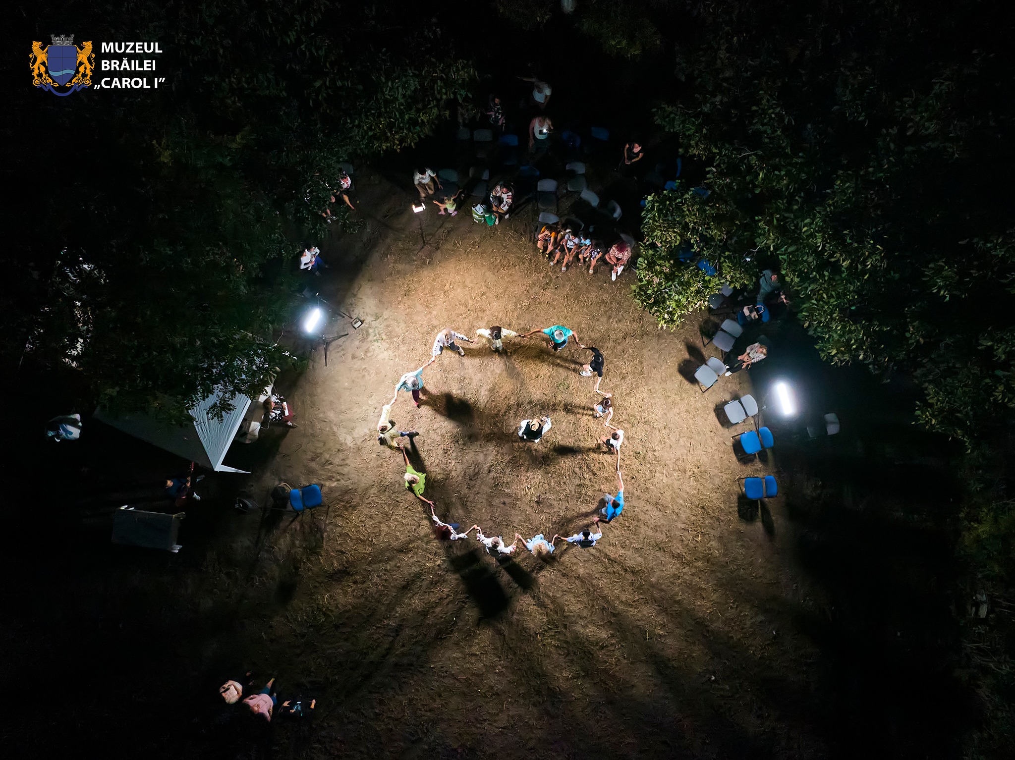 NOAPTEA MUZEELOR LA SATE. ȘEZĂTOARE PE PRISPA LUI FĂNUȘ, la Muzeul ...