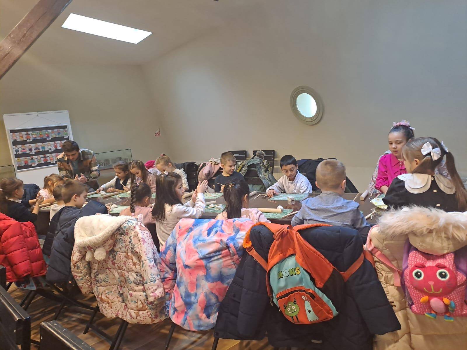 Atelier de modelaj cu elevii clasei pregătitoare B a Școlii Gimnaziale ...