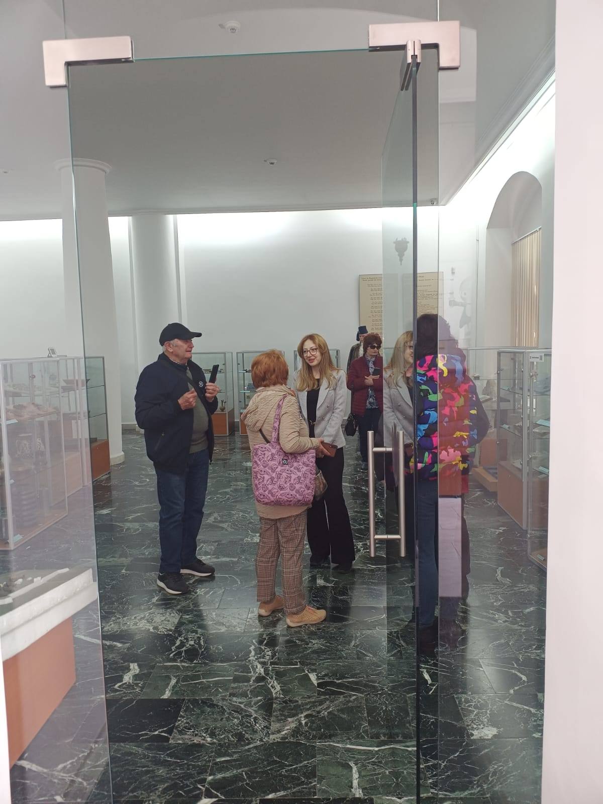 VIZITATORI din Câmpulung Muscel, la sediul Muzeului Brăilei „Carol I ...